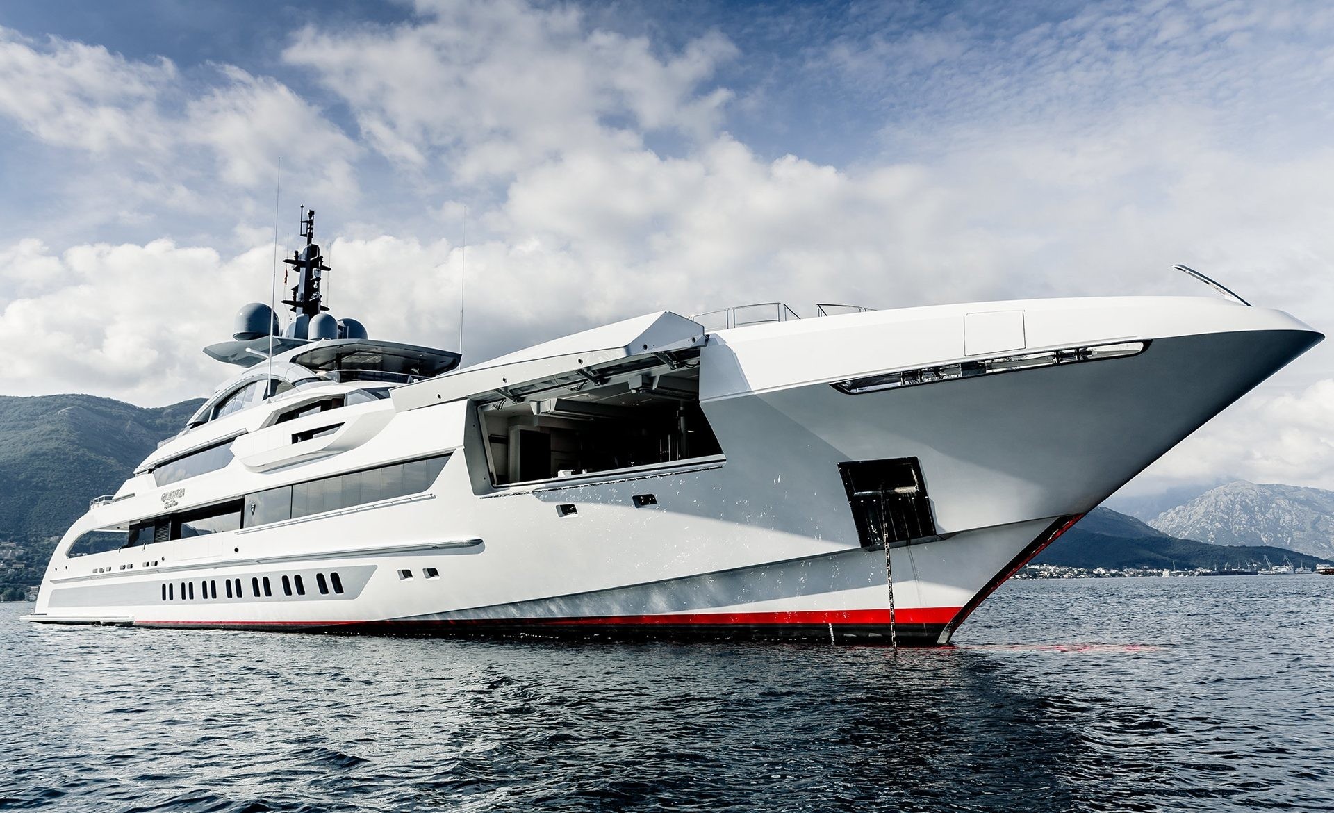 Yacht 70m Custom Superyacht, Heesen | CHARTERWORLD Luxury Superyacht ...